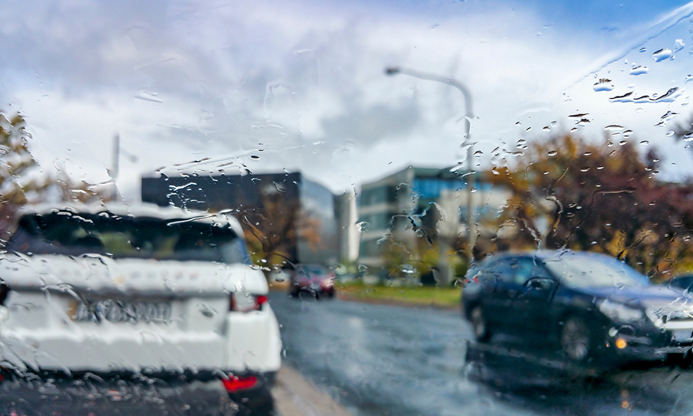 Tips for driving in stormy weather | RAC WA