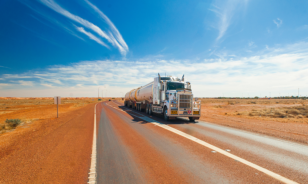 Driving safely around trucks | RAC WA